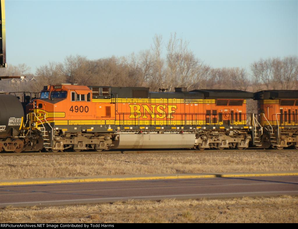 BNSF 4900
